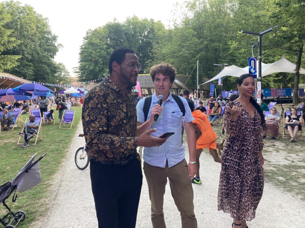 French Reporter Olympic Games Paris 2024 - Dominique Lowe Animateur micro